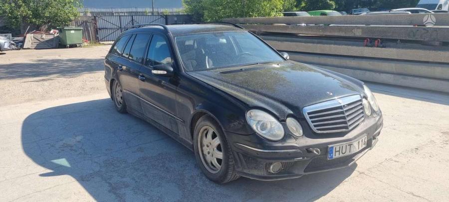 Melns Mercedes-Benz E 320 2004 Viļņa, ar dzinēja tilpumu 3.22 L un nobraukumu 508 tūkst. km par 1000 €, foto 4 vietnē AUTOMOTO.COM.LV