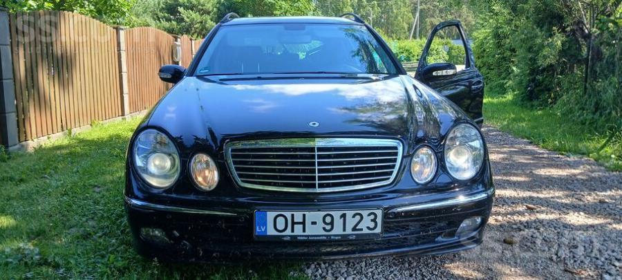 Melns Mercedes-Benz E 320 2004 Rīga, ar dzinēja tilpumu 3.20 L un nobraukumu 411 tūkst. km par 2500 €, foto 1 vietnē AUTOMOTO.COM.LV