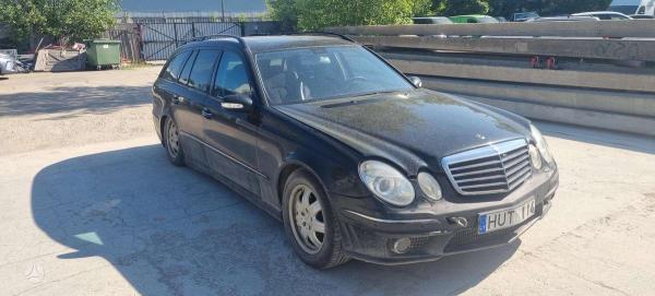 Black Mercedes-Benz E 320 2004 in Vilnius, with an engine capacity of 3.22 L and mileage of 508 thousand km for 1000 €, photo 3 on AUTOMOTO.COM.LV