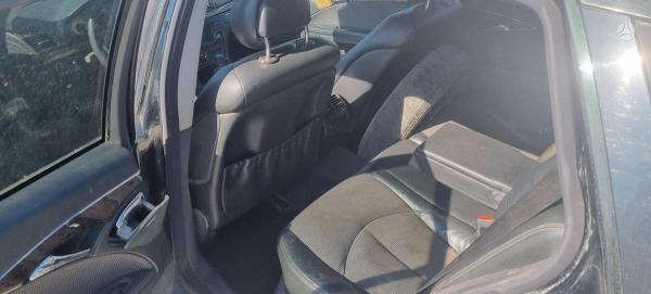 Black Mercedes-Benz E 320 2004 in Vilnius, with an engine capacity of 3.22 L and mileage of 508 thousand km for 1000 €, photo 8 on AUTOMOTO.COM.LV