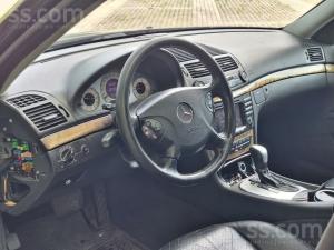 Melns Mercedes-Benz E 320 2004 Ventspils, ar dzinēja tilpumu 3.20 L un nobraukumu 591 tūkst. km par 990 €, foto 6 vietnē AUTOMOTO.COM.LV