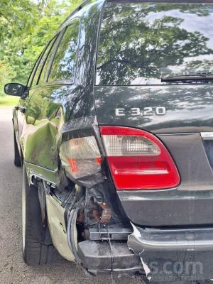 Melns Mercedes-Benz E 320 2004 Ventspils, ar dzinēja tilpumu 3.20 L un nobraukumu 591 tūkst. km par 990 €, foto 7 vietnē AUTOMOTO.COM.LV