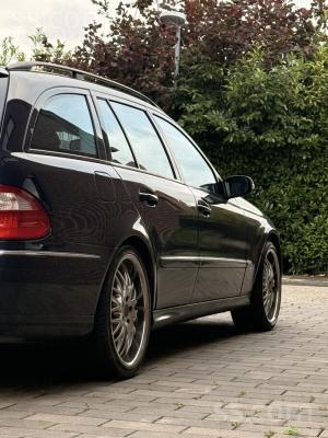 Black Mercedes-Benz E 320 2004 in Liepaja, with an engine capacity of 3.20 L and mileage of 362 thousand km for 3000 €, photo  on AUTOMOTO.COM.LV