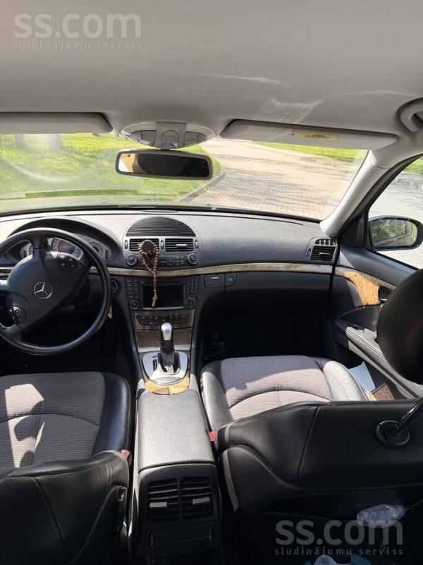 Black Mercedes-Benz E 320 2004 in Liepaja, with an engine capacity of 3.20 L and mileage of 362 thousand km for 3000 €, photo 2 on AUTOMOTO.COM.LV
