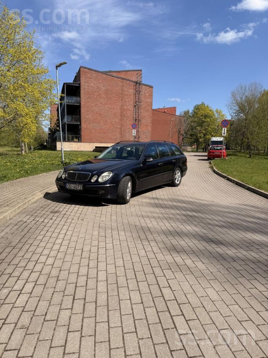 Black Mercedes-Benz E 320 2004 in Liepaja, with an engine capacity of 3.20 L and mileage of 362 thousand km for 3000 €, photo 7 on AUTOMOTO.COM.LV