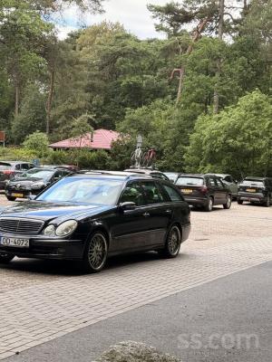 Black Mercedes-Benz E 320 2004 in Liepaja, with an engine capacity of 3.20 L and mileage of 362 thousand km for 3000 €, photo 9 on AUTOMOTO.COM.LV