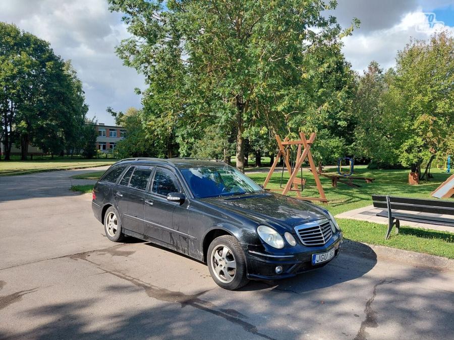 Black Mercedes-Benz E 320 2004 in Joniskis, with an engine capacity of 3.20 L and mileage of 330 thousand km for 1200 €, photo 1 on AUTOMOTO.COM.LV