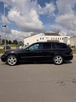 Black Mercedes-Benz E 320 2004 in Pasvalys, with an engine capacity of 0.00 L and mileage of 469 thousand km for 1450 €, photo 3 on AUTOMOTO.COM.LV