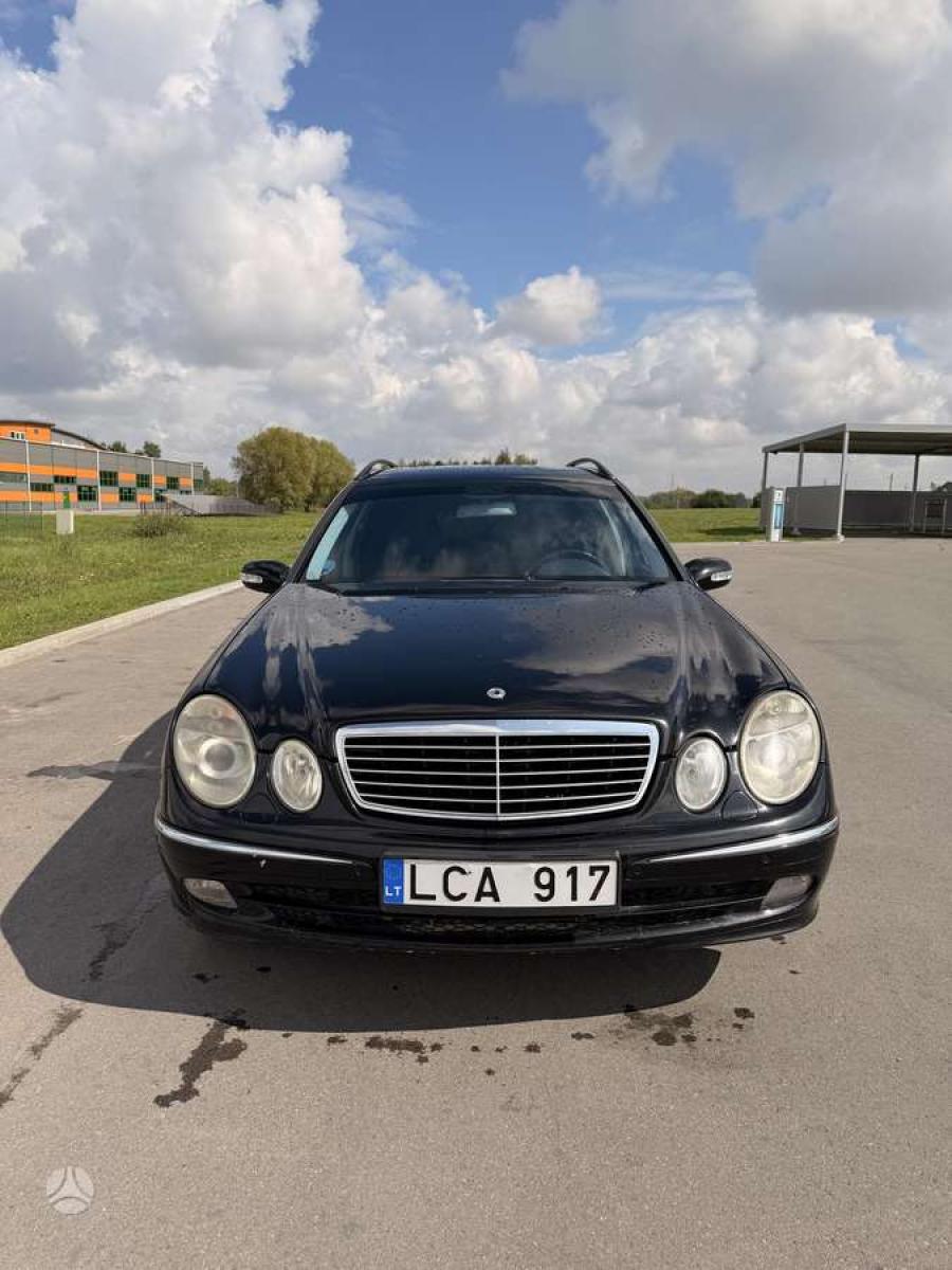 Black Mercedes-Benz E 320 2004 in Pasvalys, with an engine capacity of 0.00 L and mileage of 469 thousand km for 1450 €, photo 4 on AUTOMOTO.COM.LV
