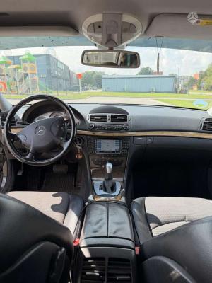 Black Mercedes-Benz E 320 2004 in Pasvalys, with an engine capacity of 0.00 L and mileage of 469 thousand km for 1450 €, photo 7 on AUTOMOTO.COM.LV