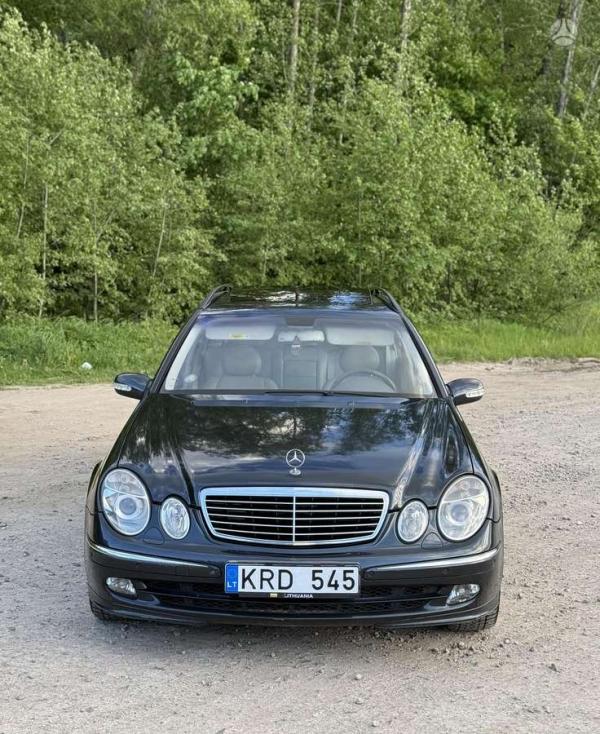 Melns Mercedes-Benz E 320 2004 Viļņa, ar dzinēja tilpumu 3.22 L un nobraukumu 279 tūkst. km par 1950 €, foto 4 vietnē AUTOMOTO.COM.LV