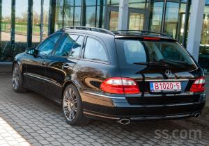 Melns Mercedes-Benz E 320 2005 Cēsis, ar dzinēja tilpumu 3.00 L un nobraukumu 296 tūkst. km par 3600 €, foto 4 vietnē AUTOMOTO.COM.LV
