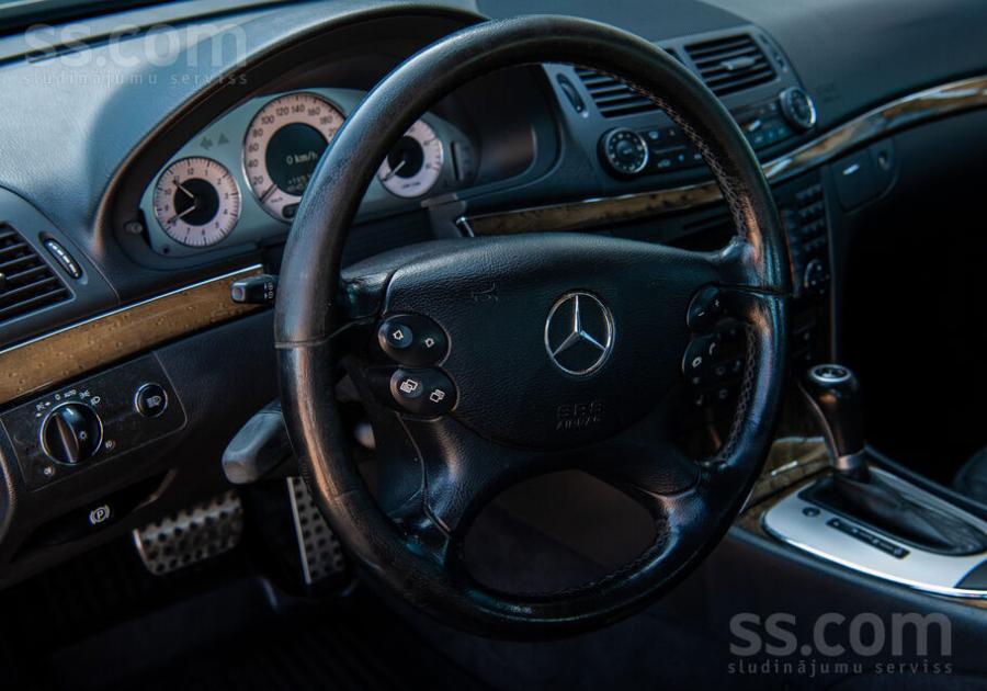 Melns Mercedes-Benz E 320 2005 Cēsis, ar dzinēja tilpumu 3.00 L un nobraukumu 296 tūkst. km par 3600 €, foto 11 vietnē AUTOMOTO.COM.LV