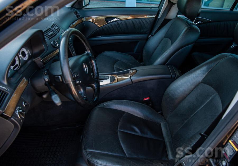 Melns Mercedes-Benz E 320 2005 Cēsis, ar dzinēja tilpumu 3.00 L un nobraukumu 296 tūkst. km par 3600 €, foto 12 vietnē AUTOMOTO.COM.LV