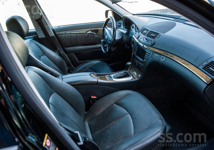 Melns Mercedes-Benz E 320 2005 Cēsis, ar dzinēja tilpumu 3.00 L un nobraukumu 296 tūkst. km par 3600 €, foto 18 vietnē AUTOMOTO.COM.LV