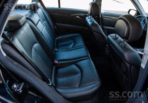 Melns Mercedes-Benz E 320 2005 Cēsis, ar dzinēja tilpumu 3.00 L un nobraukumu 296 tūkst. km par 3600 €, foto 20 vietnē AUTOMOTO.COM.LV