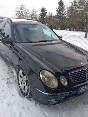 Melns Mercedes-Benz E 320 2005 Pagėgiai, ar dzinēja tilpumu 3.20 L un nobraukumu 391 tūkst. km par 2800 €, foto 4 vietnē AUTOMOTO.COM.LV