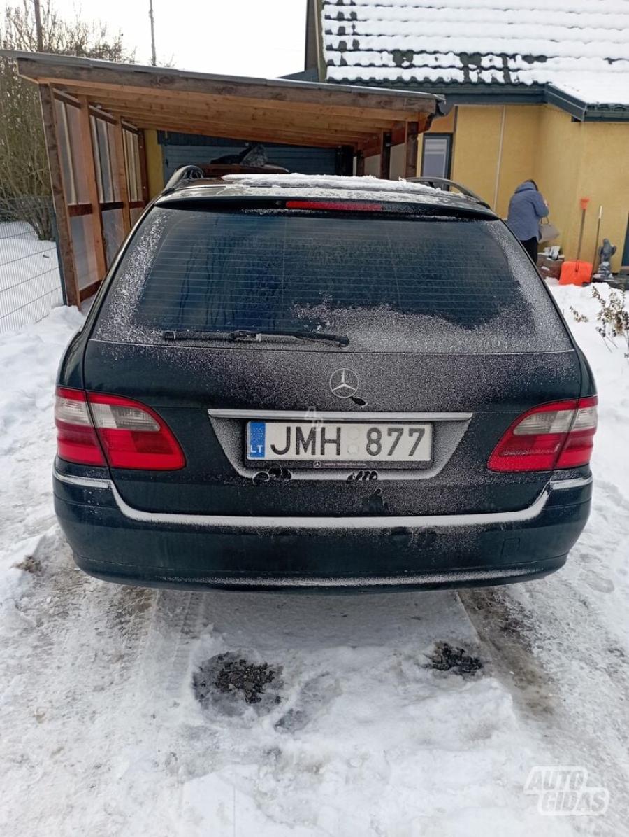 Melns Mercedes-Benz E 320 2005 Pagėgiai, ar dzinēja tilpumu 3.20 L un nobraukumu 391 tūkst. km par 2800 €, foto 7 vietnē AUTOMOTO.COM.LV