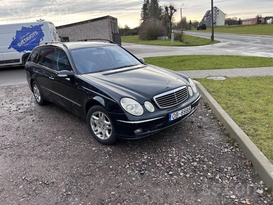 Черный Мерседес Е 320 2005 в Цесис, объемом двигателя 3.20 л и пробегом 238 тыс. км за 3500 €, фото 1 на AUTOMOTO.COM.LV