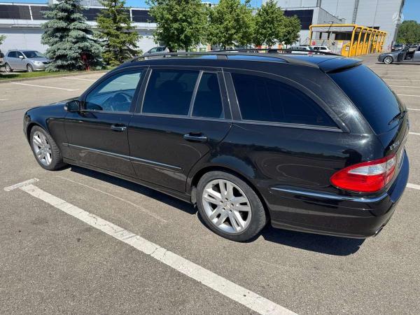 Melns Mercedes-Benz E 320 2005 Panevēža, ar dzinēja tilpumu 2.99 L un nobraukumu 280 tūkst. km par 2200 €, foto 3 vietnē AUTOMOTO.COM.LV
