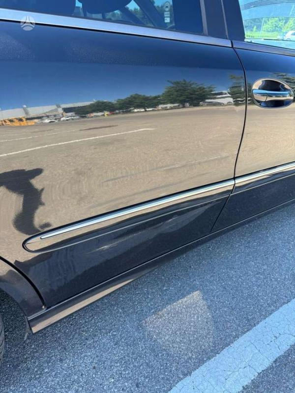 Melns Mercedes-Benz E 320 2005 Panevēža, ar dzinēja tilpumu 2.99 L un nobraukumu 280 tūkst. km par 2200 €, foto 7 vietnē AUTOMOTO.COM.LV