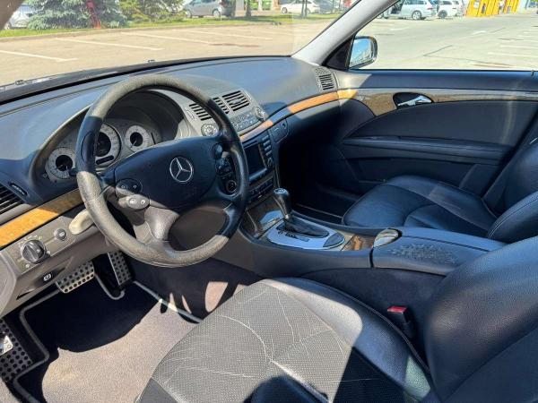 Melns Mercedes-Benz E 320 2005 Panevēža, ar dzinēja tilpumu 2.99 L un nobraukumu 280 tūkst. km par 2200 €, foto 8 vietnē AUTOMOTO.COM.LV