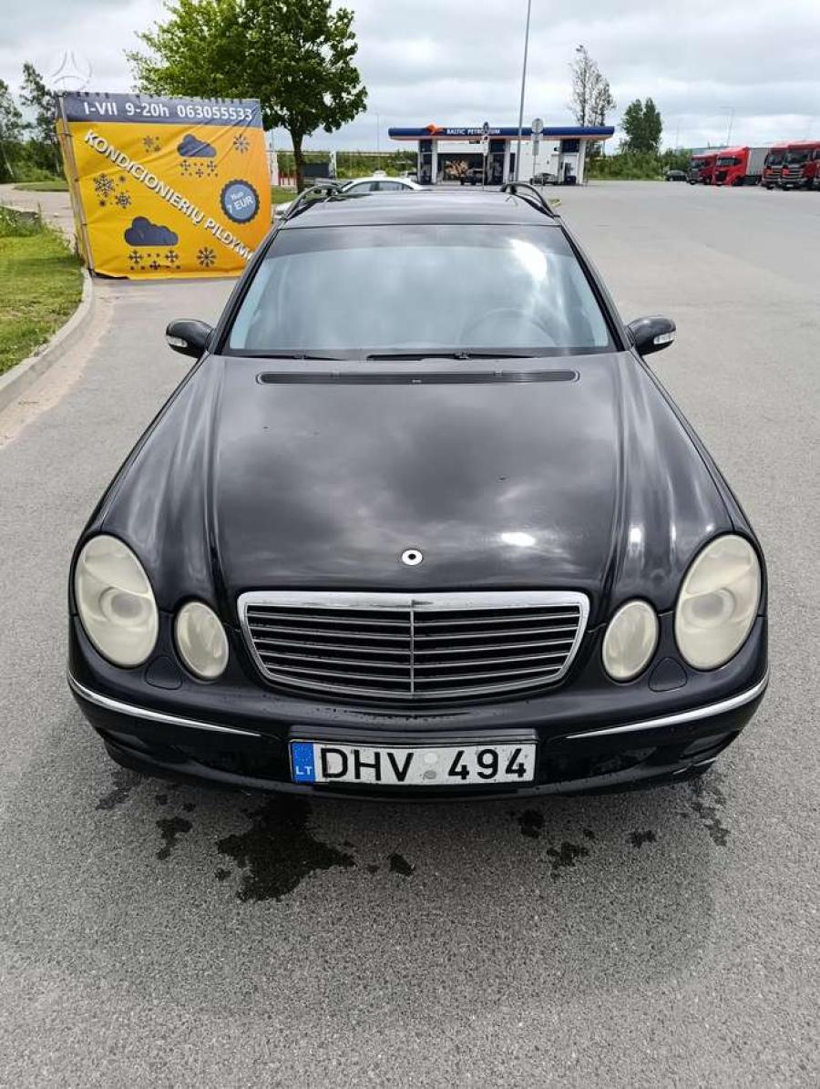 Черный Мерседес Е 320 2005 в Клайпеда, объемом двигателя 2.99 л и пробегом 452 тыс. км за 2000 €, фото 3 на AUTOMOTO.COM.LV
