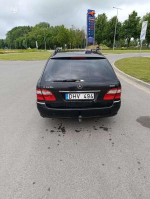 Черный Мерседес Е 320 2005 в Клайпеда, объемом двигателя 2.99 л и пробегом 452 тыс. км за 2000 €, фото 5 на AUTOMOTO.COM.LV
