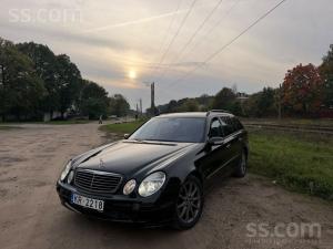 Black Mercedes-Benz E 320 2005 in Riga, with an engine capacity of 3.20 L and mileage of 393 thousand km for 2850 €, photo  on AUTOMOTO.COM.LV