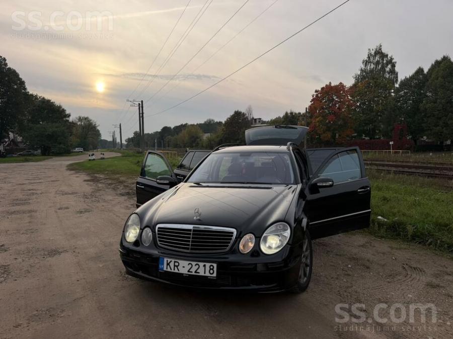 Черный Мерседес Е 320 2005 в Рига, объемом двигателя 3.20 л и пробегом 393 тыс. км за 2500 €, фото 5 на AUTOMOTO.COM.LV