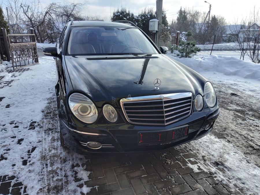 Melns Mercedes-Benz E 320 2006 Viļņa, ar dzinēja tilpumu 3.00 L un nobraukumu 250 tūkst. km par 3900 €, foto 1 vietnē AUTOMOTO.COM.LV