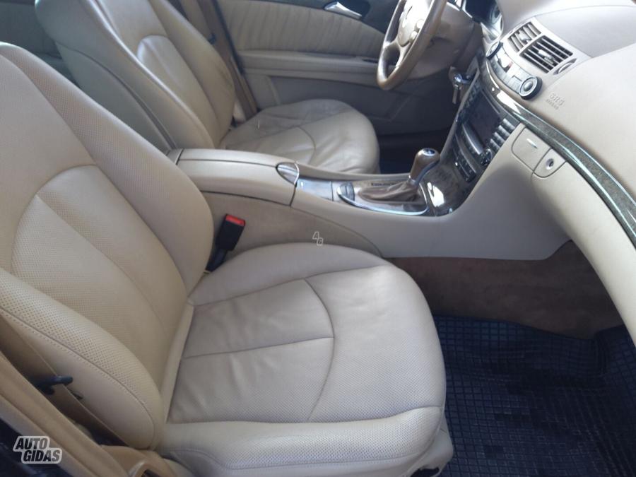 Melns Mercedes-Benz E 320 2006 Viļņa, ar dzinēja tilpumu 3.00 L un nobraukumu 250 tūkst. km par 3900 €, foto 15 vietnē AUTOMOTO.COM.LV