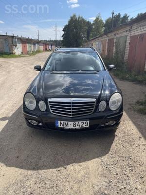 Melns Mercedes-Benz E 320 2006 Daugavpils, ar dzinēja tilpumu 3.00 L un nobraukumu 293 tūkst. km par 3300 €, foto  vietnē AUTOMOTO.COM.LV