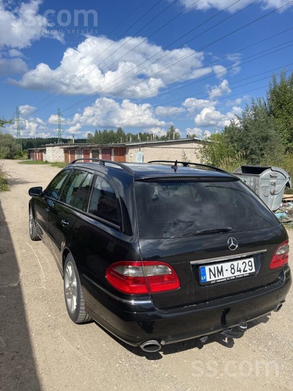 Melns Mercedes-Benz E 320 2006 Daugavpils, ar dzinēja tilpumu 3.00 L un nobraukumu 293 tūkst. km par 3300 €, foto 4 vietnē AUTOMOTO.COM.LV
