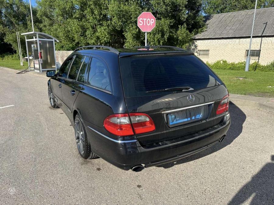 Black Mercedes-Benz E 320 2006 in Vilnius, with an engine capacity of 2.99 L and mileage of 297 thousand km for 2950 €, photo 8 on AUTOMOTO.COM.LV