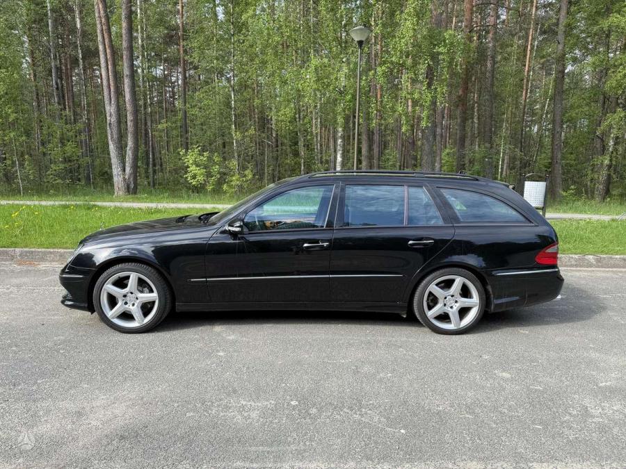 Черный Мерседес Е 320 2006 в Висагинас, объемом двигателя 3.00 л и пробегом 254 тыс. км за 11500 €, фото 3 на AUTOMOTO.COM.LV