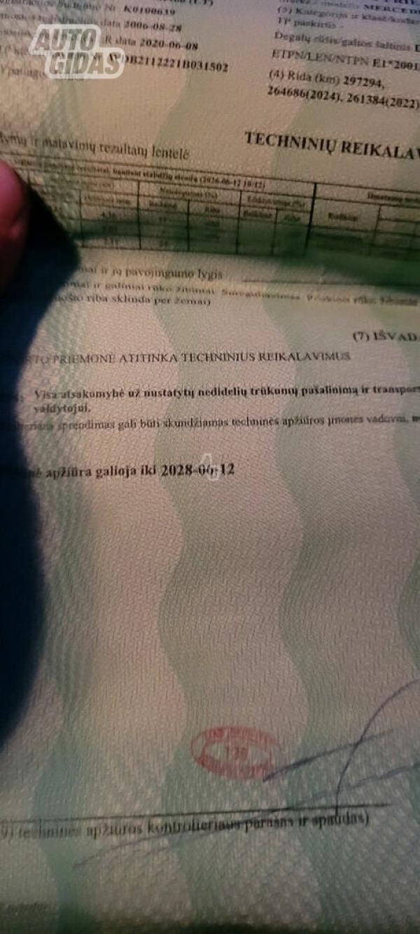 Черный Мерседес Е 320 2006 в Алитус, объемом двигателя 3.20 л и пробегом 304 тыс. км за 3500 €, фото 3 на AUTOMOTO.COM.LV