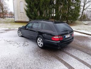 Black Mercedes-Benz E 320 2007 in Vilnius, with an engine capacity of 3.00 L and mileage of 357 thousand km for 2850 €, photo 2 on AUTOMOTO.COM.LV