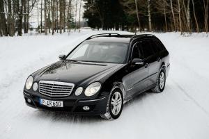 Black Mercedes-Benz E 320 2007 in Mazeikiai, with an engine capacity of 2.99 L and mileage of 331 thousand km for 5000 €, photo  on AUTOMOTO.COM.LV