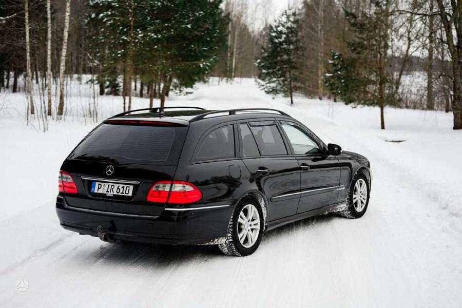 Melns Mercedes-Benz E 320 2007 Mažeikiai, ar dzinēja tilpumu 2.99 L un nobraukumu 331 tūkst. km par 5000 €, foto 4 vietnē AUTOMOTO.COM.LV