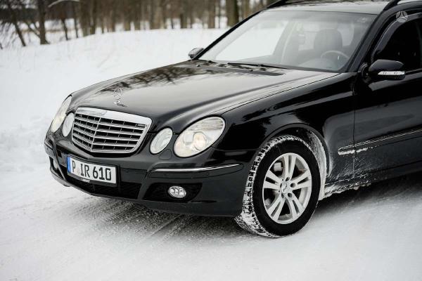 Melns Mercedes-Benz E 320 2007 Mažeikiai, ar dzinēja tilpumu 2.99 L un nobraukumu 331 tūkst. km par 5000 €, foto 9 vietnē AUTOMOTO.COM.LV