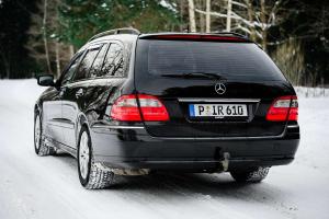 Melns Mercedes-Benz E 320 2007 Mažeikiai, ar dzinēja tilpumu 2.99 L un nobraukumu 331 tūkst. km par 5000 €, foto 27 vietnē AUTOMOTO.COM.LV