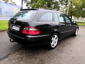 Black Mercedes-Benz E 320 2007 in Riga, with an engine capacity of 3.20 L and mileage of 381 thousand km for 3700 €, photo 5 on AUTOMOTO.COM.LV