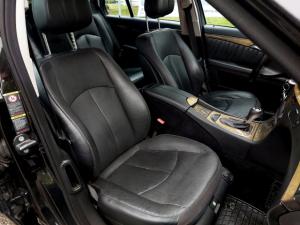 Black Mercedes-Benz E 320 2007 in Riga, with an engine capacity of 3.20 L and mileage of 381 thousand km for 3700 €, photo 7 on AUTOMOTO.COM.LV