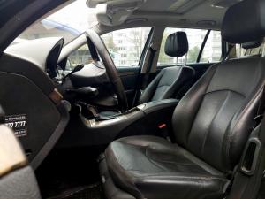 Black Mercedes-Benz E 320 2007 in Riga, with an engine capacity of 3.20 L and mileage of 381 thousand km for 3700 €, photo 8 on AUTOMOTO.COM.LV