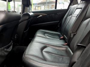 Black Mercedes-Benz E 320 2007 in Riga, with an engine capacity of 3.20 L and mileage of 381 thousand km for 3700 €, photo 9 on AUTOMOTO.COM.LV
