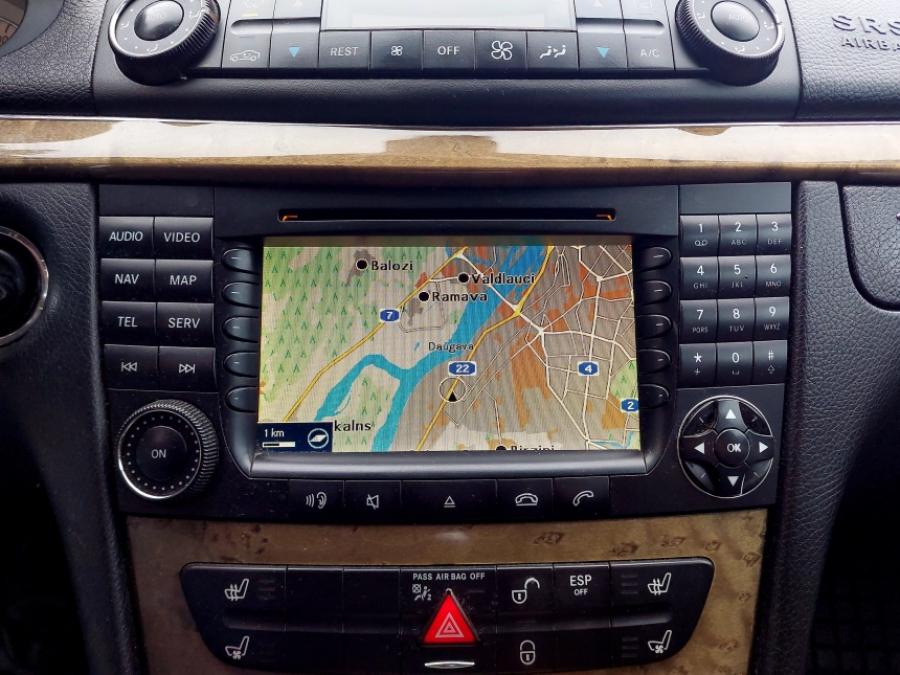 Black Mercedes-Benz E 320 2007 in Riga, with an engine capacity of 3.20 L and mileage of 381 thousand km for 3700 €, photo 13 on AUTOMOTO.COM.LV