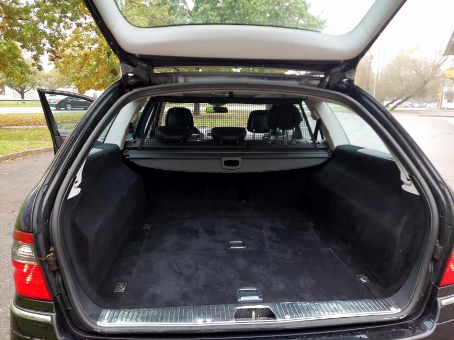 Black Mercedes-Benz E 320 2007 in Riga, with an engine capacity of 3.20 L and mileage of 381 thousand km for 3700 €, photo 19 on AUTOMOTO.COM.LV