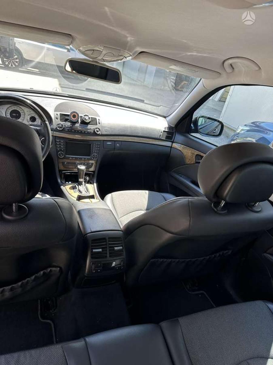 Black Mercedes-Benz E 320 2007 in Vilnius, with an engine capacity of 3.20 L and mileage of 365 thousand km for 2400 €, photo 4 on AUTOMOTO.COM.LV