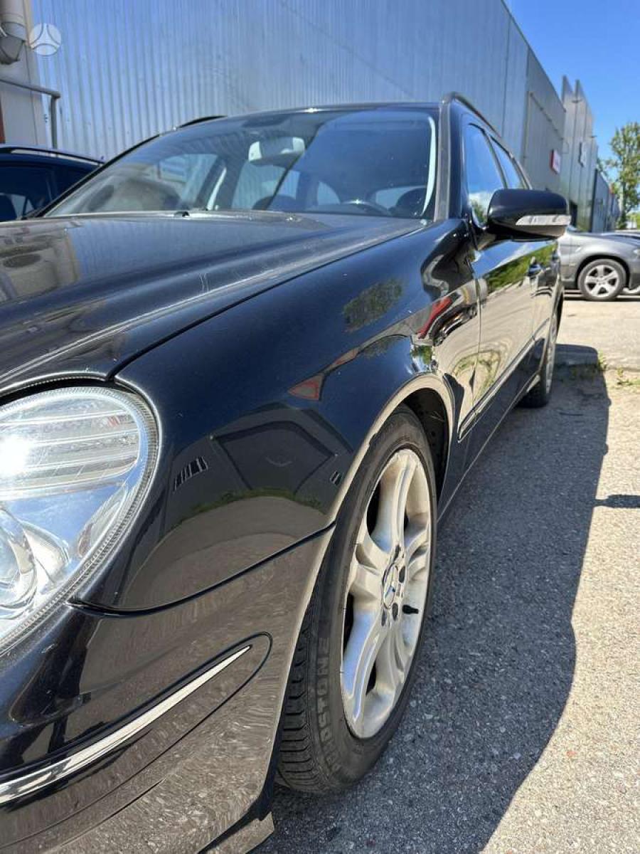 Black Mercedes-Benz E 320 2007 in Vilnius, with an engine capacity of 3.20 L and mileage of 365 thousand km for 2400 €, photo 5 on AUTOMOTO.COM.LV